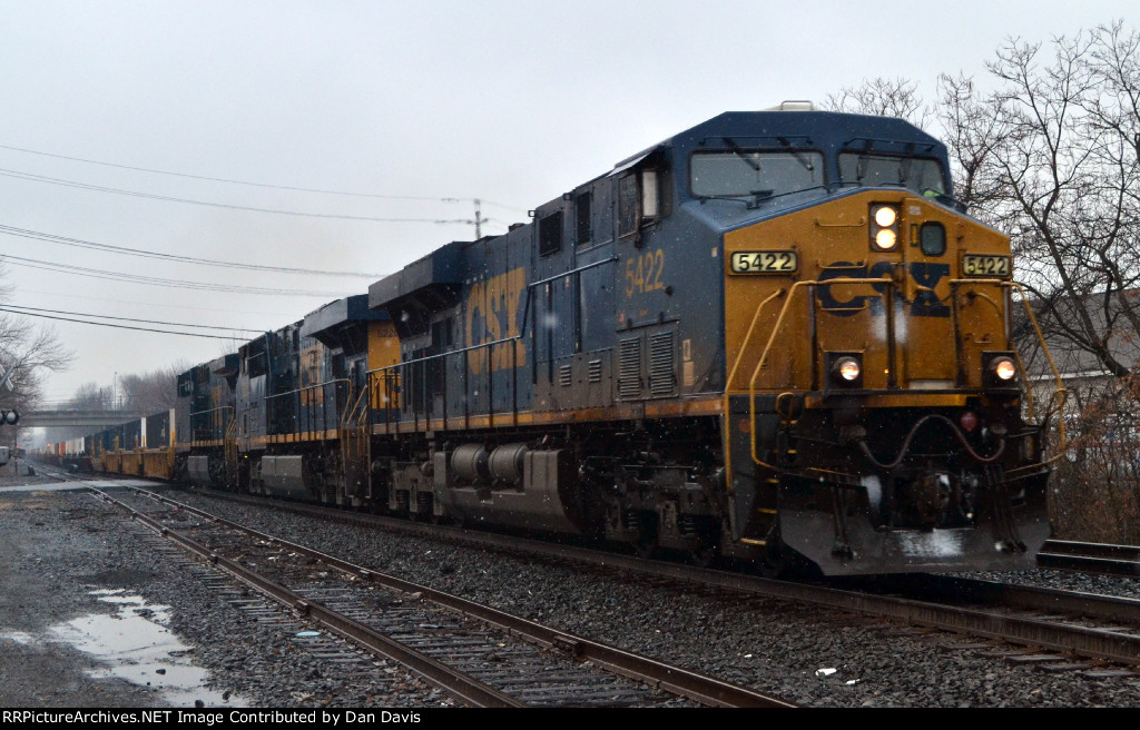 CSX ES40DC 5422 leads Q034-15